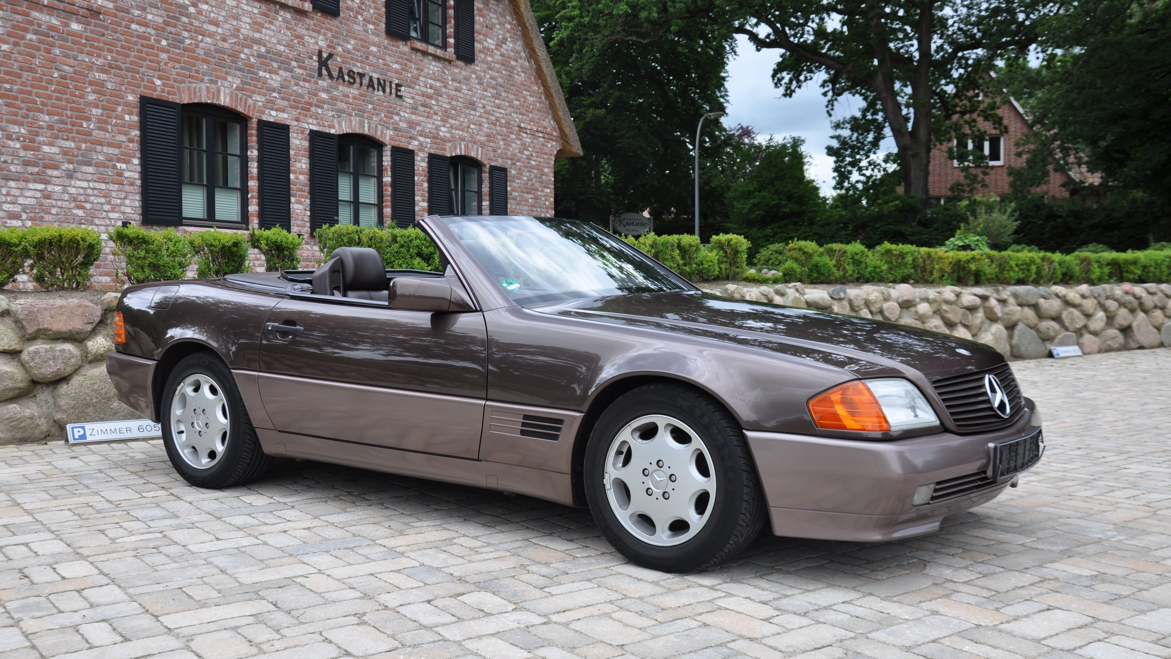Mercedes R129 300SL | Carracho-Classics